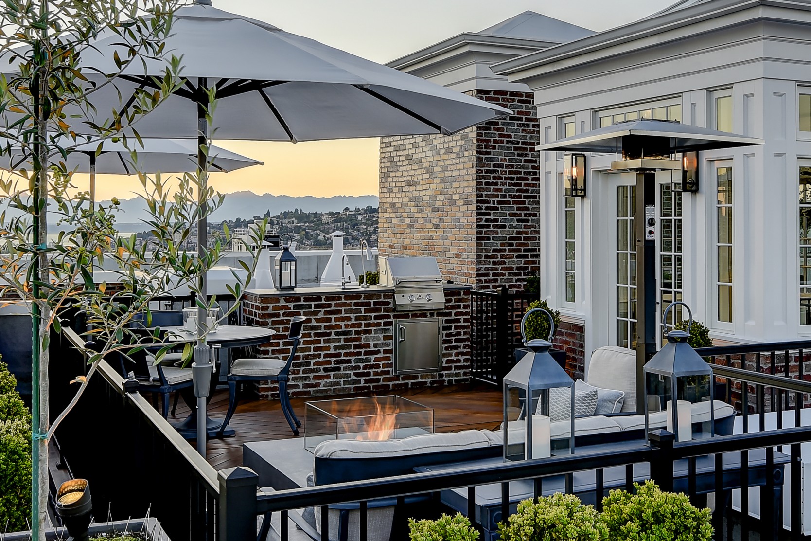 Classical Rooftop Conservatory – Rooftop Penthouse – Board & Vellum