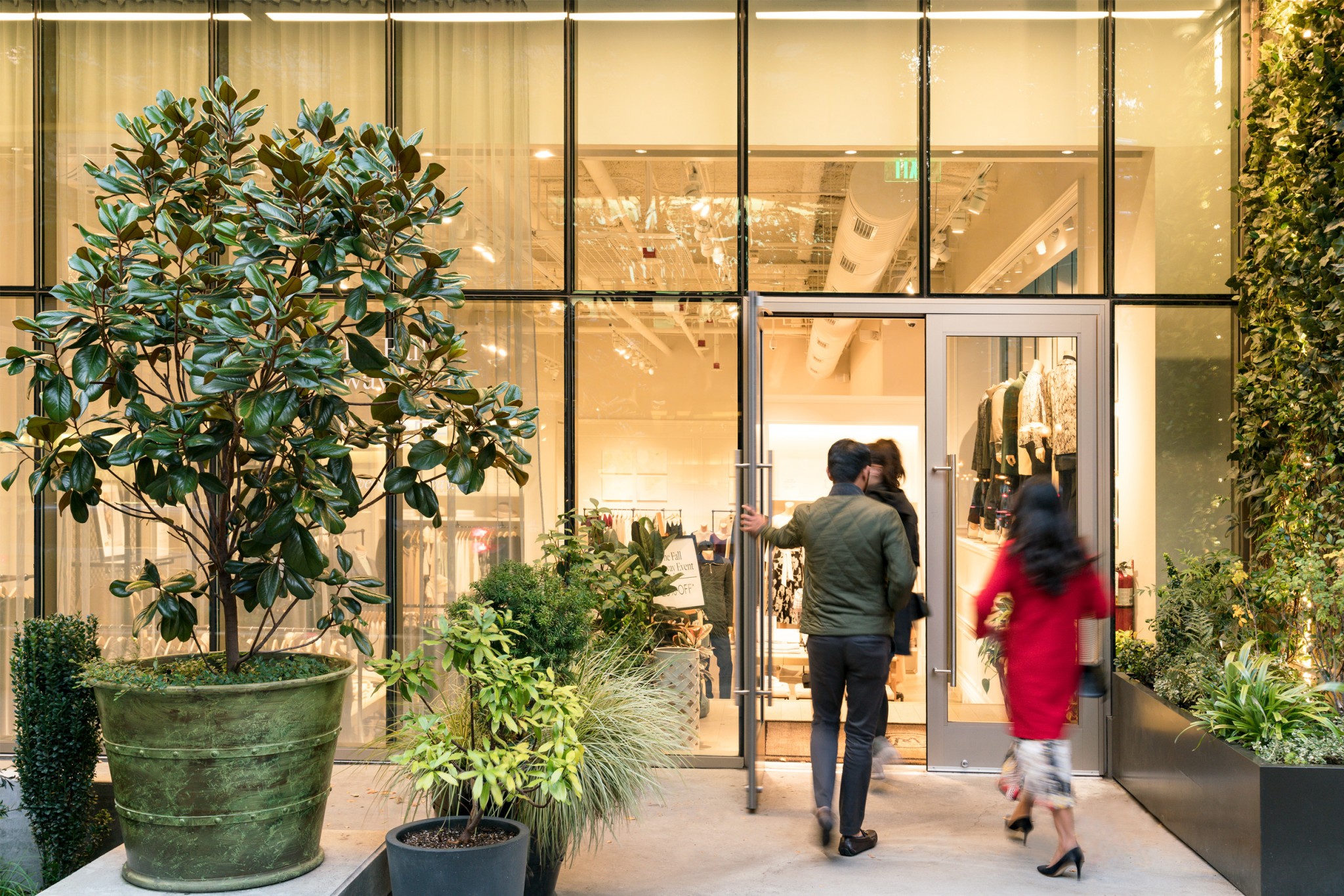 Club Monaco – Landscaped Retail Streetscape – Board & Vellum