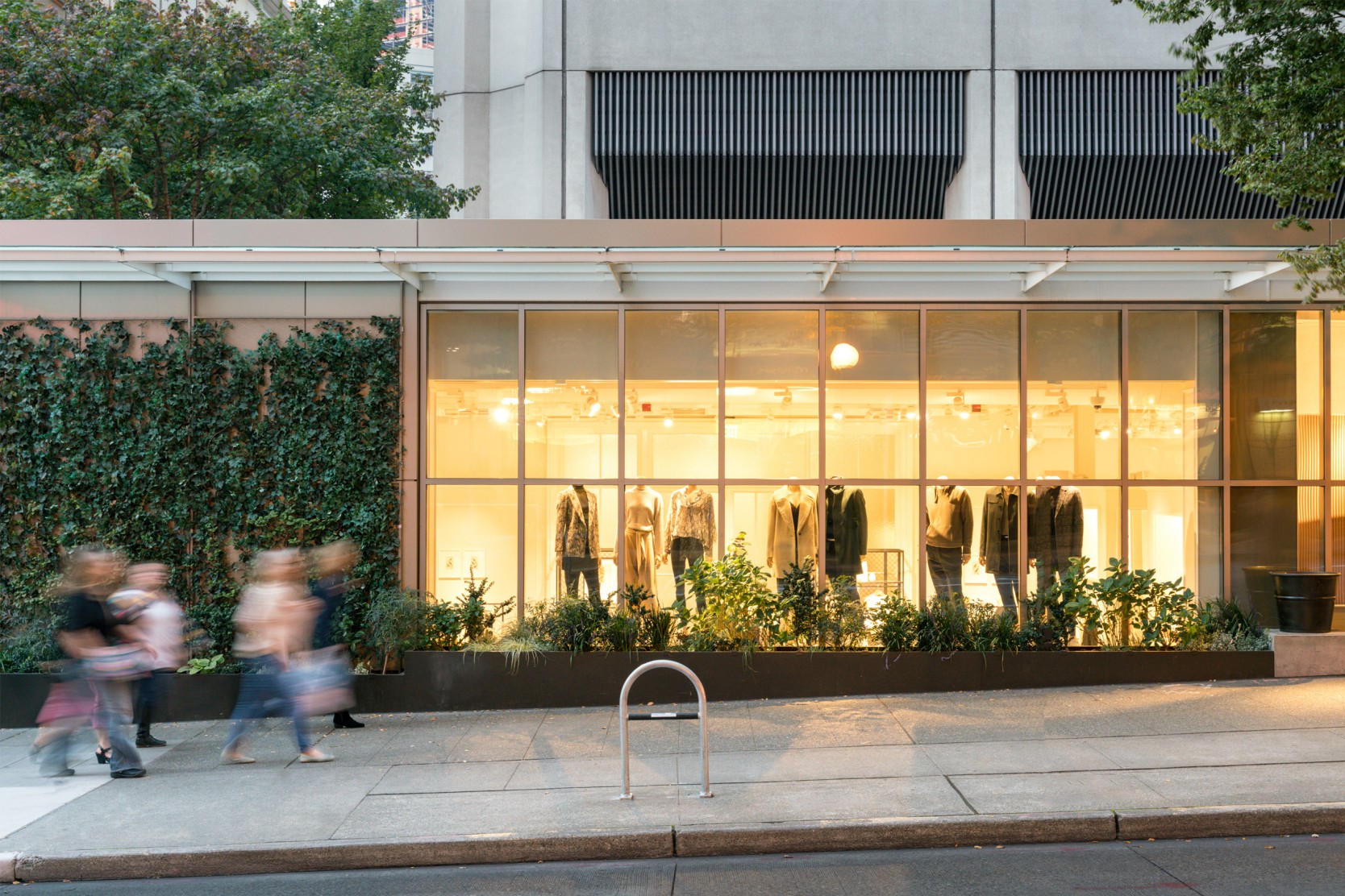 Club Monaco – Landscaped Retail Streetscape – Board & Vellum