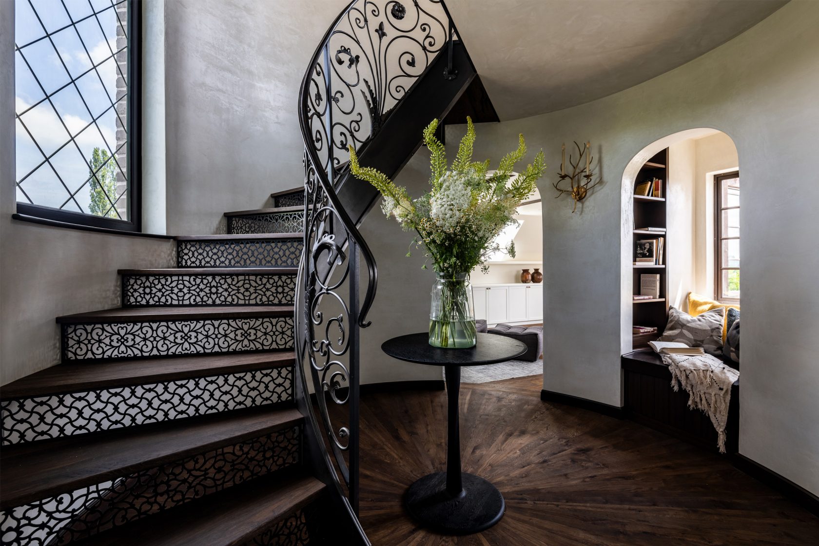 Five Ways to Enliven Nooks & Niches – Board & Vellum