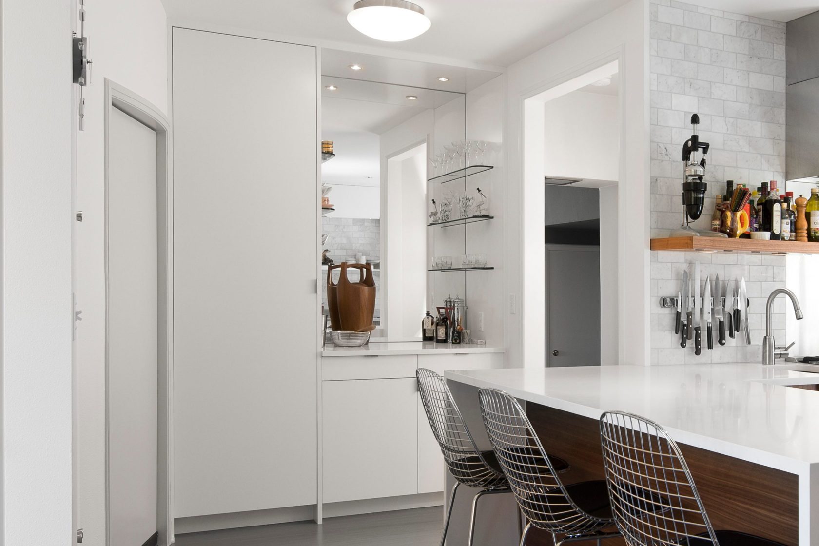 Five Ways to Create an Amazing Home Bar – Board & Vellum